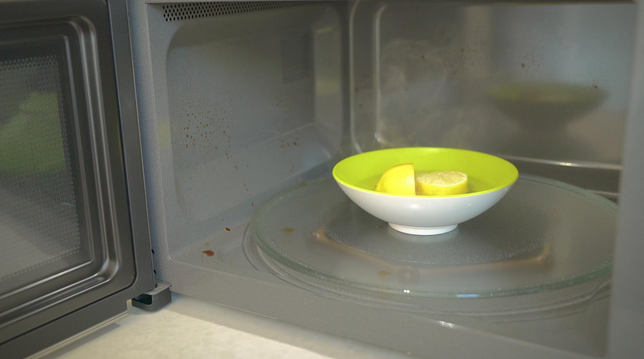 Como limpiar el microondas por dentro - Limpiezas RayBa